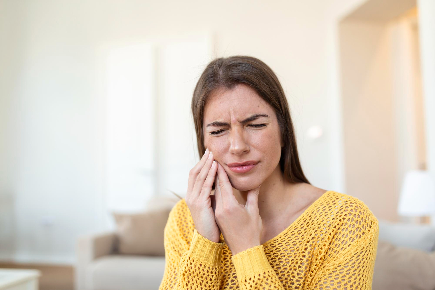 What to do if my Tooth Fractures? - Teeth Care Centre® Dental Hospital